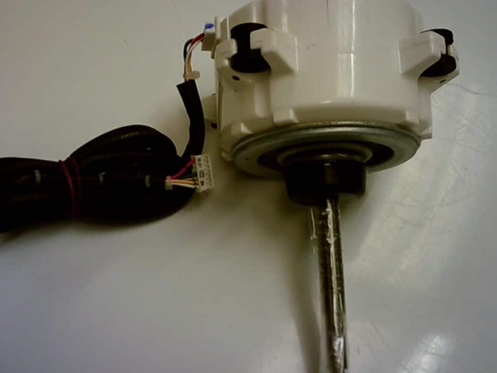 DAIKIN AIRCONDITIONER OUTDOOR FAN MOTOR