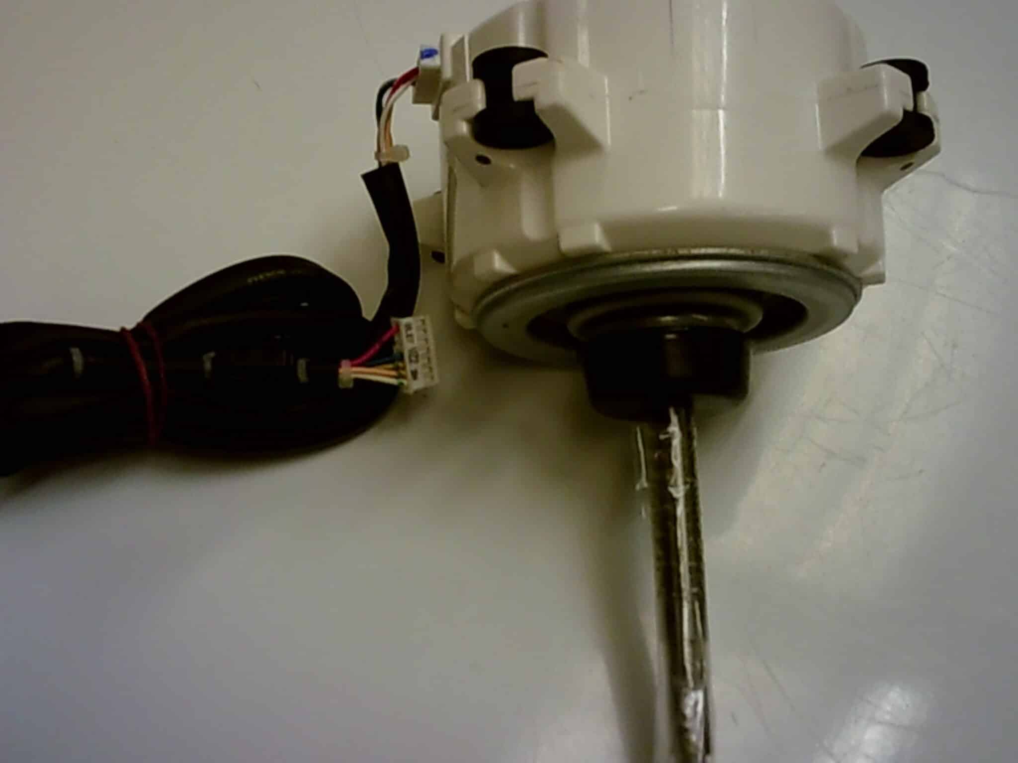 DAIKIN AIRCONDITIONER OUTDOOR FAN MOTOR